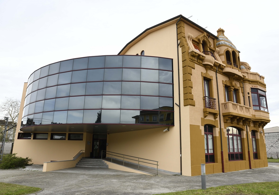 Adif estrena en El Berrón el nuevo Centro de Regulación de Circulación (CRC) Multi-Red - Adif