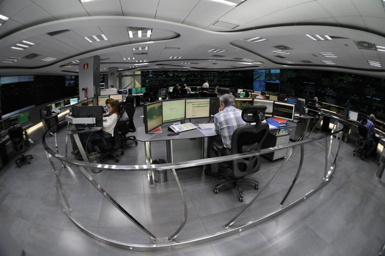 Adif y Adif AV avanzan en su relevo generacional con una nueva ...